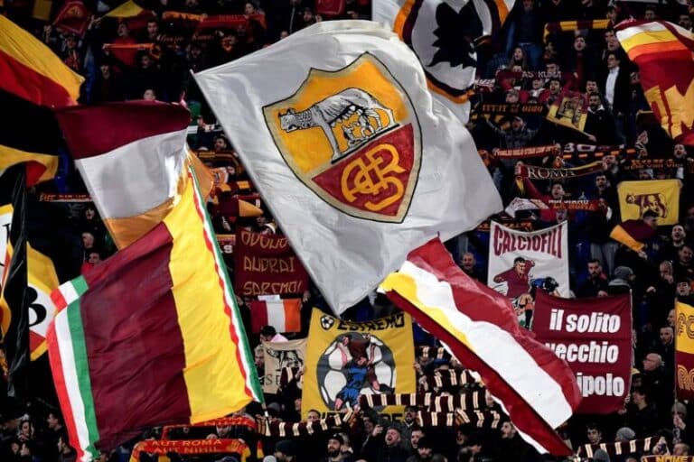 √ 30+ Contoh Desain Bendera Suporter Unik & Kreatif